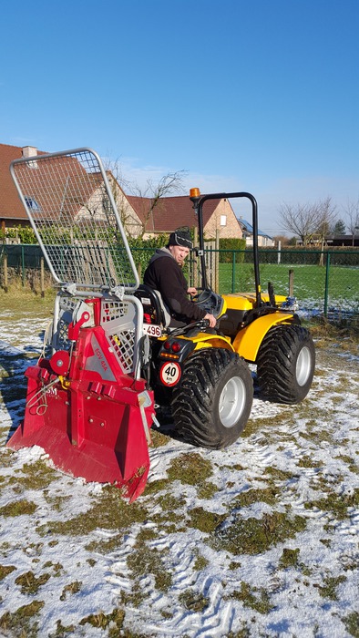 Winchen, Vellen van bomen. :: Tuintractorwerk-be